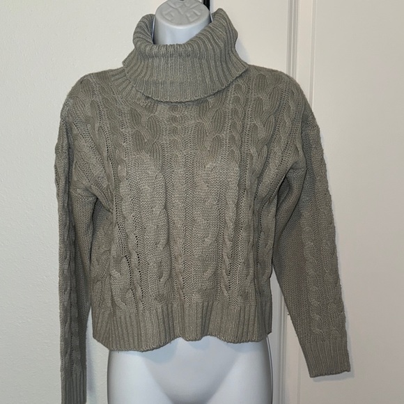 Olive & Oak | Sweaters | Olive Oak Cozy Cable Knit Turtleneck Sweater ...